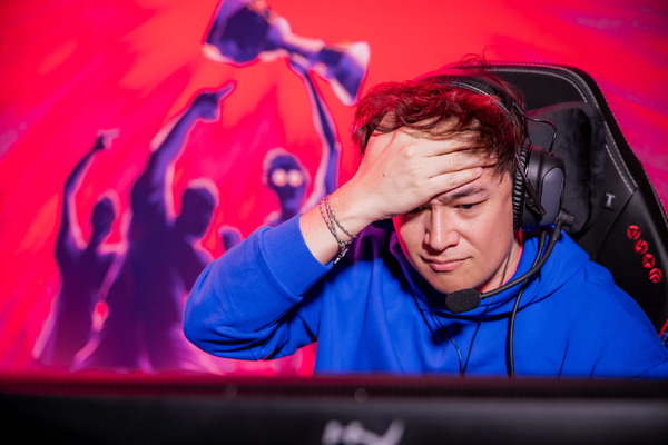 PRX・alecksコーチがデート中に地上200mの台パンを披露…Pacific決勝戦のテックポーズについては「まだ机は壊していない」と弁明 ...